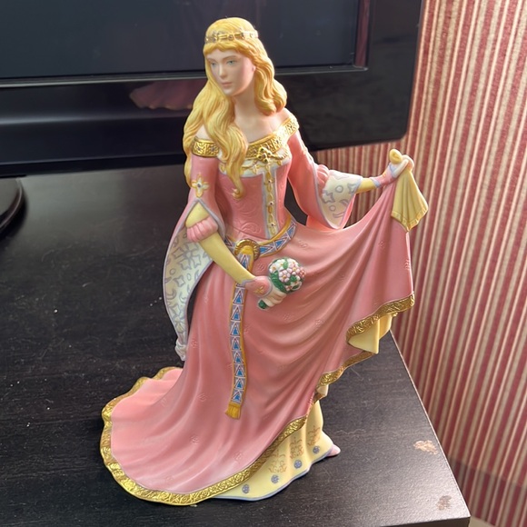 Lenox | Art | Lenox The Legendary Princesses Guinevere 99 Limited ...